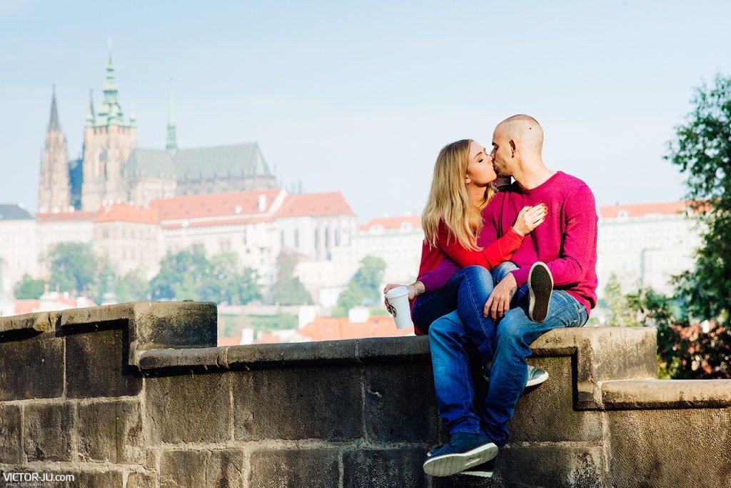 Romantic photo shoot in Prague for Alona and Gal | VICTOR-JU