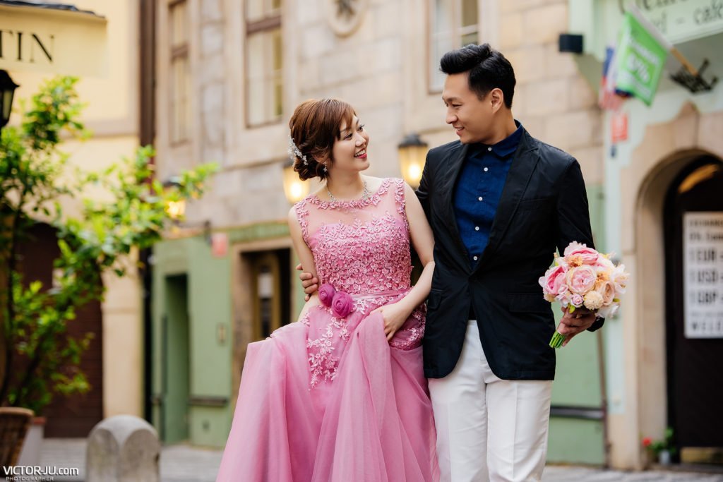 Pre-Wedding Photoshoot Prague | VICTOR-JU