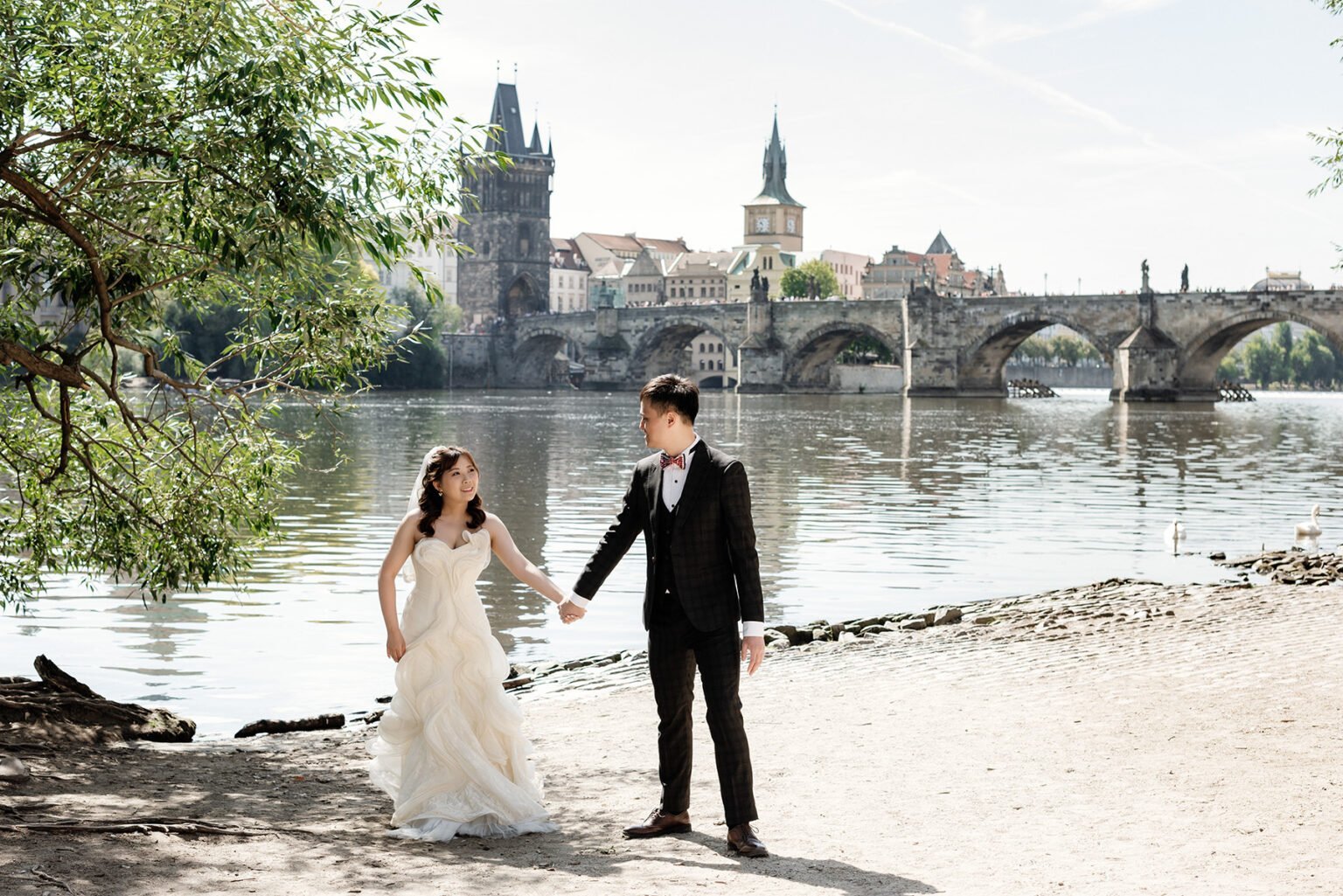 Wedding in Prague Saint Nicolas Church, Prague | VICTOR-JU