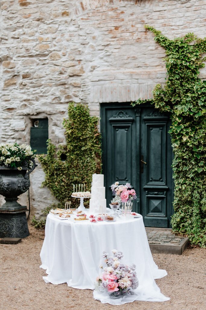 Prague Photography: Wedding at Villa Dom Carli